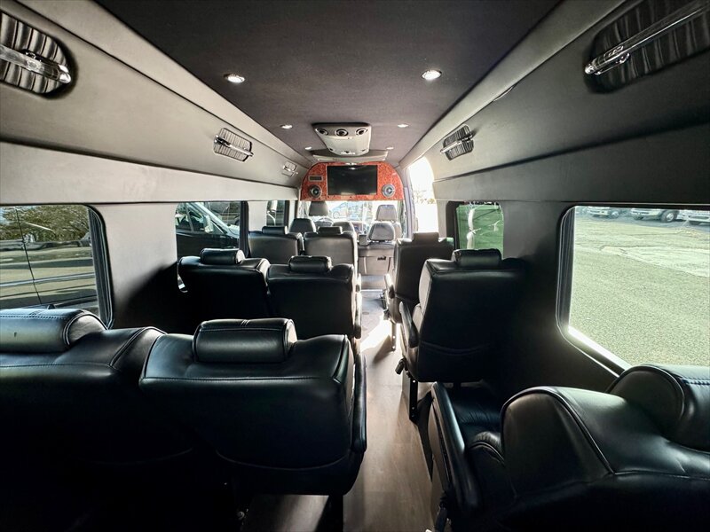 030db92e17_800 – Global Motor Coach